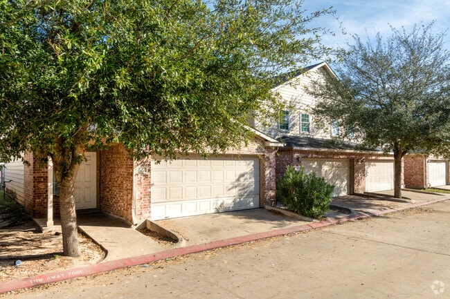 Palm Trace Homes Off-Campus Housing, Houston, TX