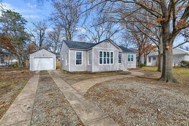 1313 E Lamar St House - House Rental in Sherman, TX | ForRent.com