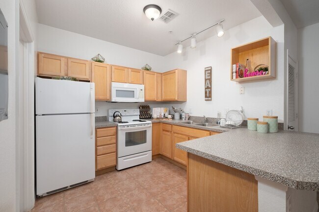 Lux 13 Apartments | University of Florida | Off-Campus Housing Search