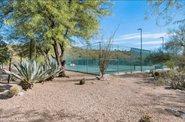 5353 N Camino de la Cumbre - Townhome Rental in Tucson AZ | ForRent.com