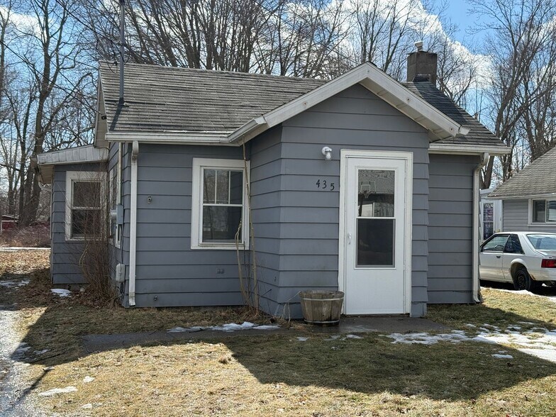 435 Broad St - House for Rent in Michigan Center, MI | ForRent.com