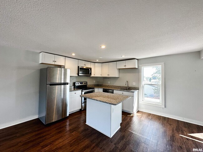 1615 N Harrison St Unit 4 - Davenport, IA | ForRent.com