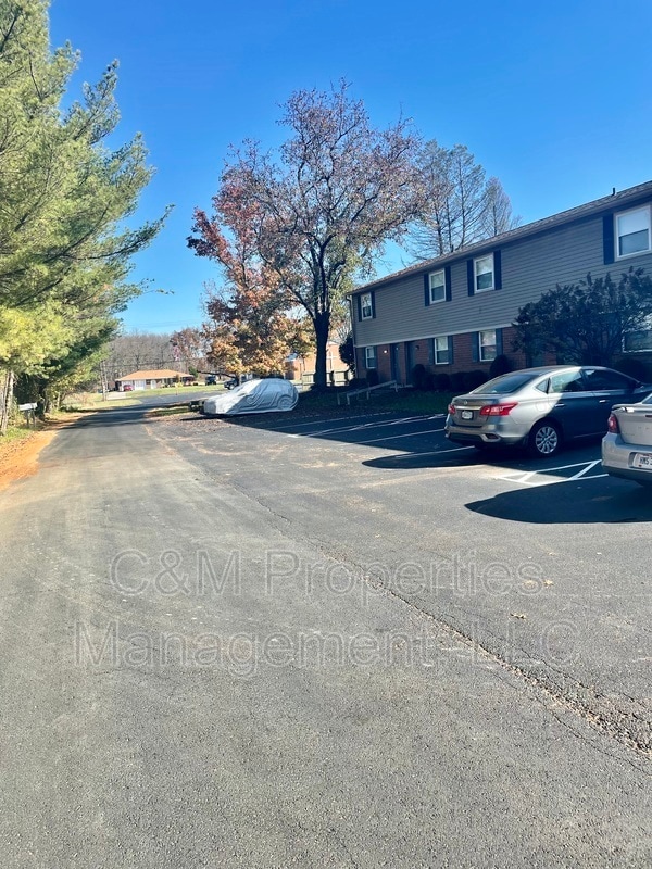 102 E Main St Townhome For Rent in Amelia, OH | ForRent.com