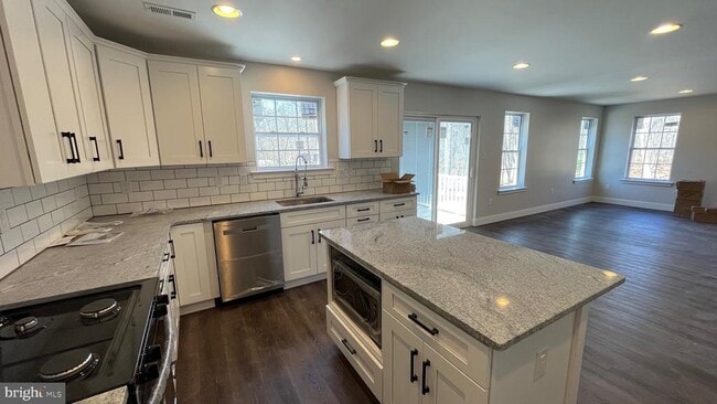 116 Isabella Dr Off-Campus Housing, Glassboro, NJ