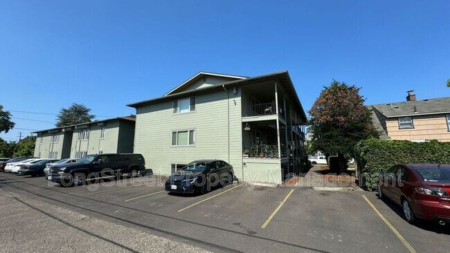 329 SW 10th Street Unit 8 - Condo for Rent in Corvallis, OR | ForRent.com