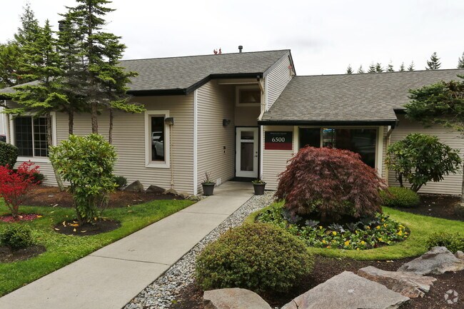 Pinewood Square Apartment Homes For Rent in Lynnwood, WA | ForRent.com