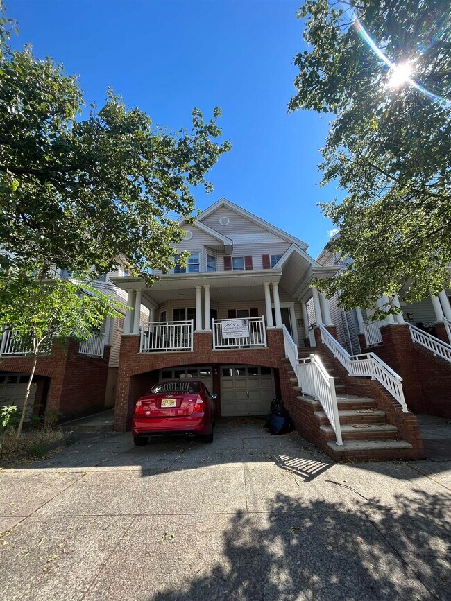 40 Andrew St - Condo for Rent in Bayonne, NJ | ForRent.com