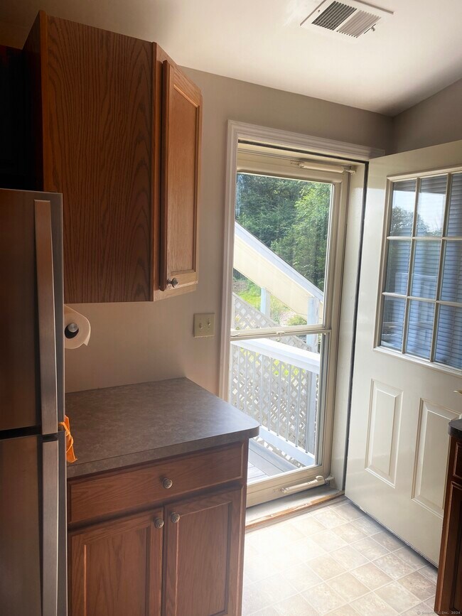 143 Prospect Hill Rd Rental - Casas en Alquiler - Colchester, CT ...