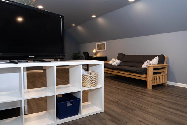 Unit B Off-Campus Housing, Stafford, VA