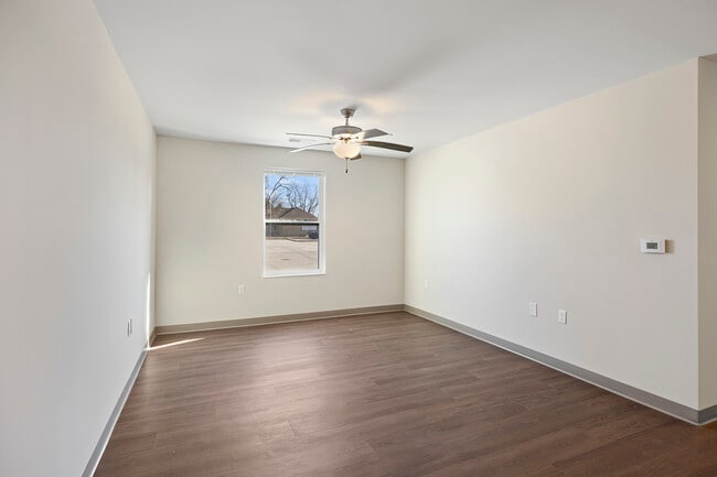 Lincoln Lofts - Bloomington, IL | ForRent.com