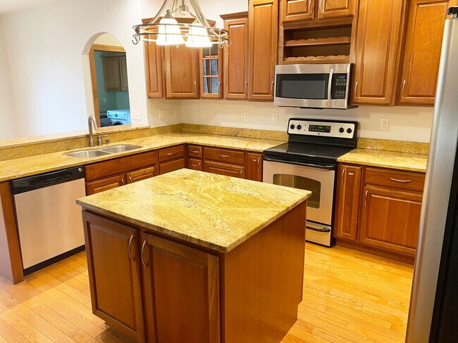 Executive 4-Bedroom 3 1/2 Bath Home in Wau... - House Rental in Wausau ...