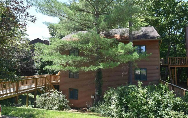 9594 S Lake Ridge Dr Condo Unit 160 - Condo for Rent in Bloomington, IN ...