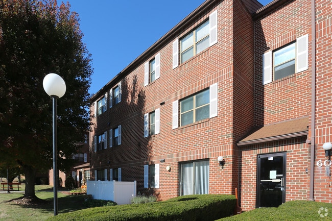 Foxcroft Village Apartments - Martinsburg, WV | ForRent.com