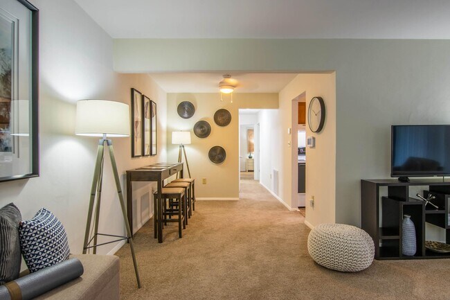 Foxridge Apartment Homes | Virginia Tech | Off-Campus Housing Search