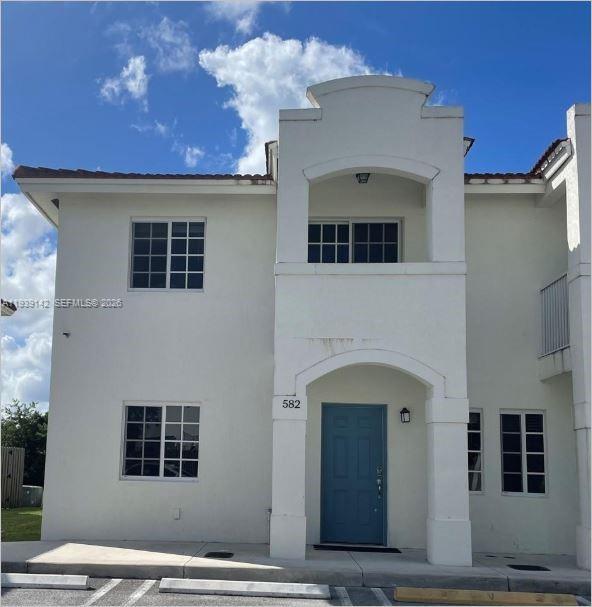 582 SW 2nd Pl Off-Campus Housing, Homestead, FL
