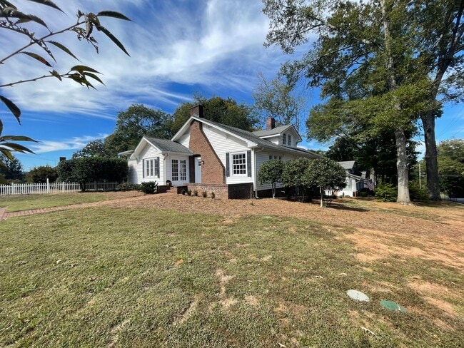 Updated 3/2 House in Old East Rome $1,895 - House Rental in Rome, GA ...