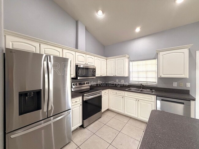 477 Sevilla Ave - House for Rent in Tarpon Springs, FL | ForRent.com