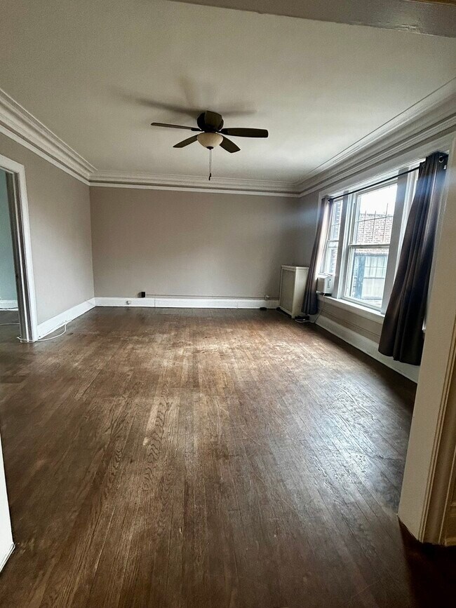 5335 S Cornell Ave Unit 3 - Condo for Rent in Chicago, IL | ForRent.com