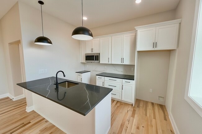 432-434 Lackawanna Ave Unit 304 Off-Campus Housing, Scranton, PA