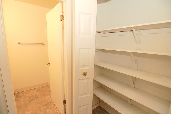 Abney Lake Apartments For Rent in Indianapolis, IN | ForRent.com