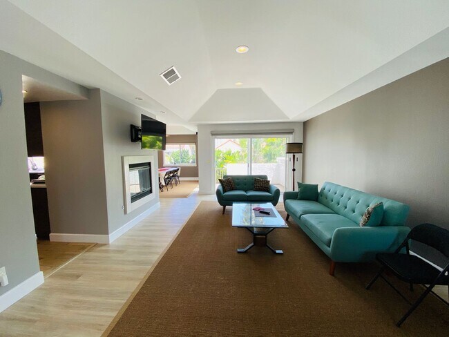 4 BEDROOM / 3 BATHROOM HOUSE - CORONADO CAYS - House Rental in Coronado ...