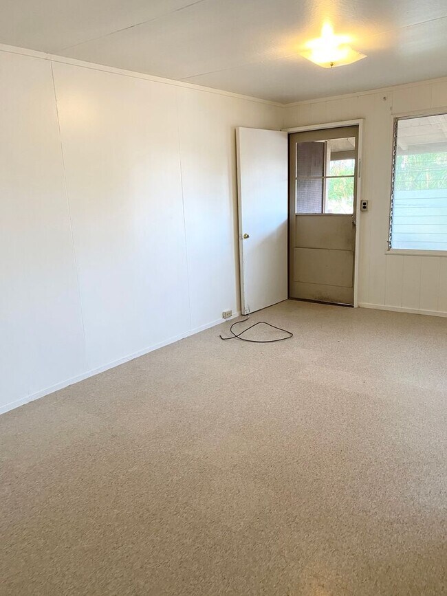 Aliamanu/Salt Lake - 2 bedroom 1 bath Duplex - House Rental in Honolulu ...