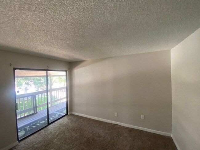 Large 3-bedroom 2 Bathroom in Robinwood! Condo Unit 201 - Condo for ...