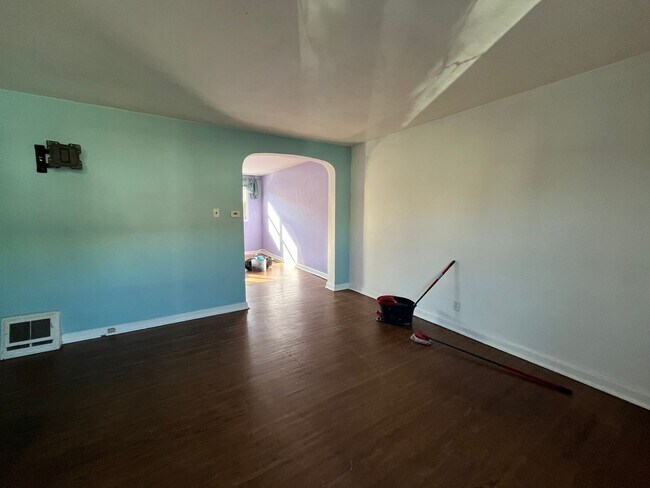 PHA house ONLY 3 bed 1.5 bath - House Rental in Philadelphia, PA ...