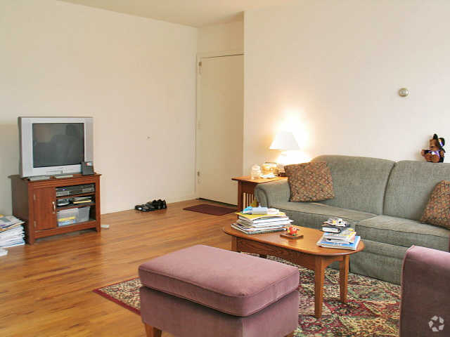 Lion's Gate Apartments | Penn State University | Off-Campus Housing Search