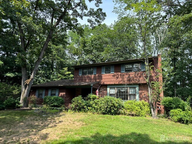 4 Amanda Ct House Off-Campus Housing, East Brunswick, NJ