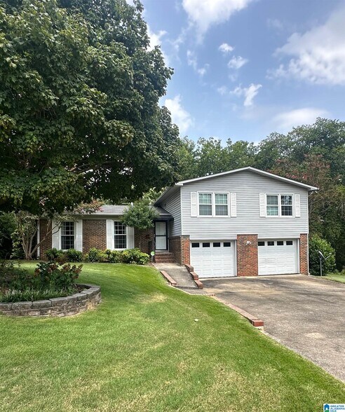 2211 S Sanders Cir - House for Rent in Hoover, AL | ForRent.com