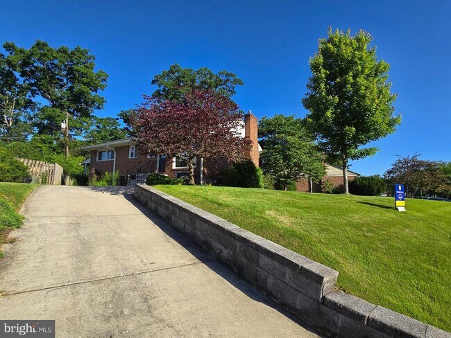 1306 Malbay Dr House - House Rental in Timonium, MD | ForRent.com