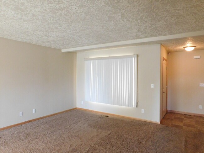 3Bd/2Ba Two Story Home - Available to View! - House Rental in Salem, OR ...