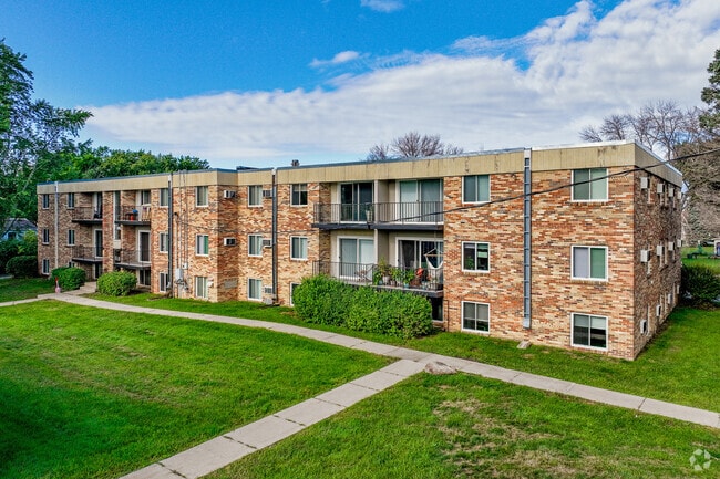 Winchester Apartments & Townhomes - Rochester, MN | ForRent.com