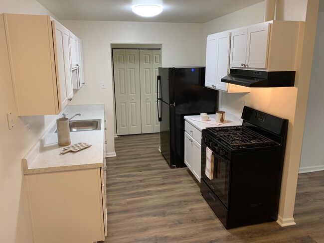 Sunset Lake Apartments For Rent in Justice, IL | ForRent.com