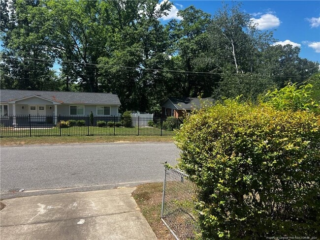 429 Lansdowne Rd - House for Rent in Fayetteville, NC | ForRent.com
