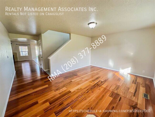 Spacious 4 Bedroom House in East Meridian - House Rental in Meridian ...