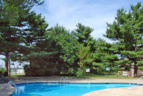 Hudson Pointe Apartments - Kansas City, MO | ForRent.com