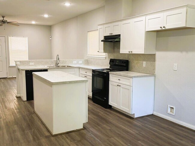 8153 Homewood Ln Unit A - Houston, TX | ForRent.com