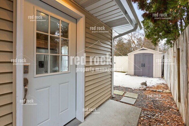 11321 East 31st Avenue - B - Condo for Rent in Spokane Valley, WA ...