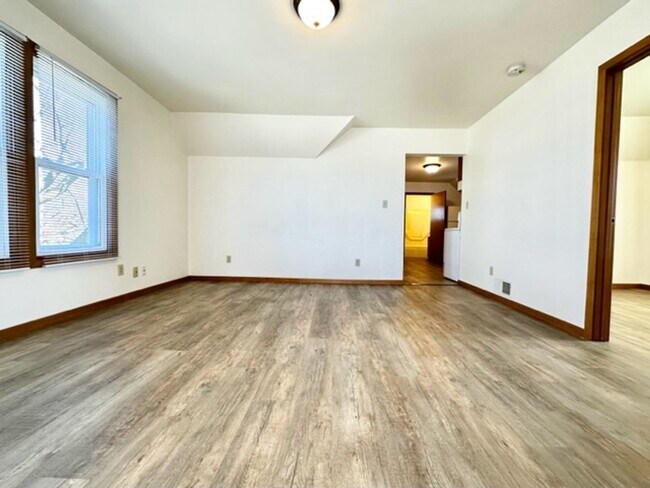 3105 Mero St - Duplex Apartment Unit Upper - Manitowoc, WI | ForRent.com