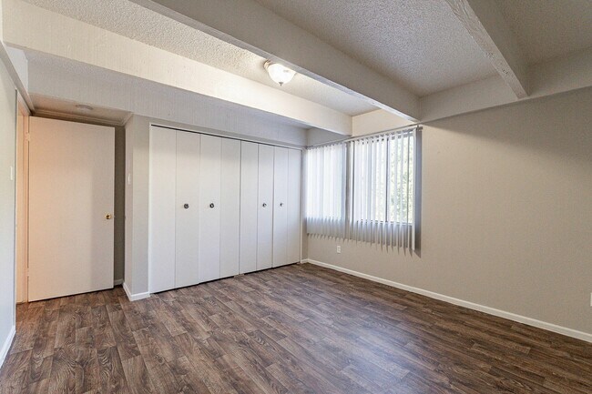 Collins Off Colter Apartments - Phoenix, AZ | ForRent.com