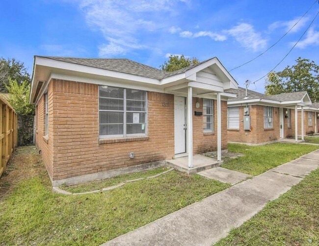 1309 Malvern St - Condo for Rent in Houston, TX | ForRent.com