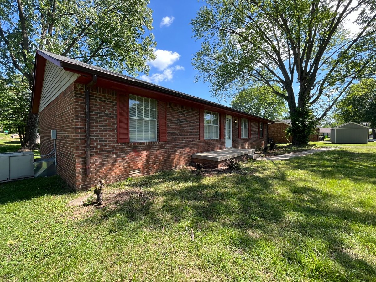 Coming Soon! Cute ranch style home in grea... - House Rental in ...