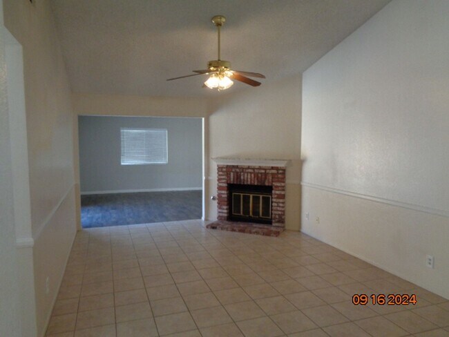 West Lancaster Home Offering 1383 sq. ft. - House Rental in Lancaster ...