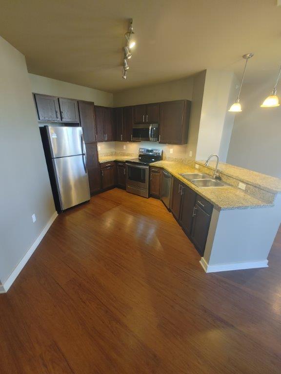 Shadow Lake Square Apartments - Papillion, NE | ForRent.com
