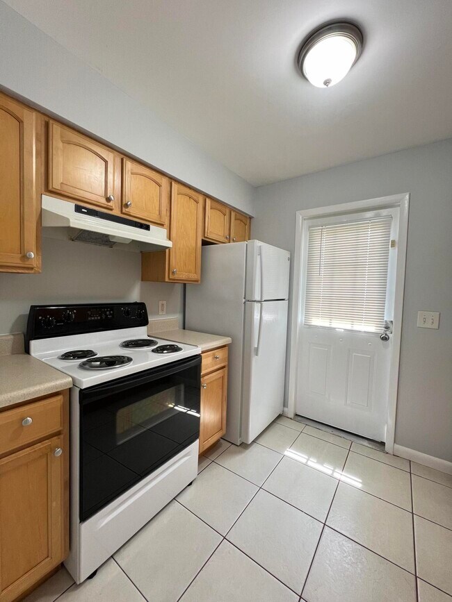 1023 Louisiana Ave - Townhome Rental in Sebastian FL | ForRent.com