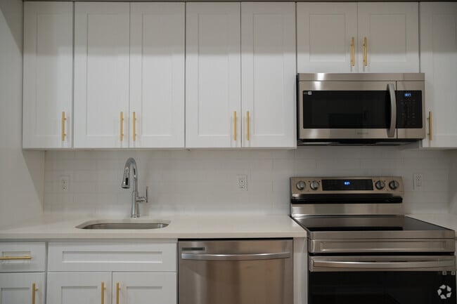 The Elm On 63rd Apartments | Saint Joseph's University | Off-Campus ...