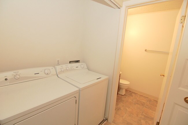 Abney Lake Apartments - Indianapolis, IN | ForRent.com