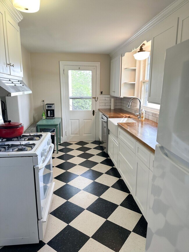 95 Rickert Rd Unit First Floor Farmhouse - Apartment for Rent ...